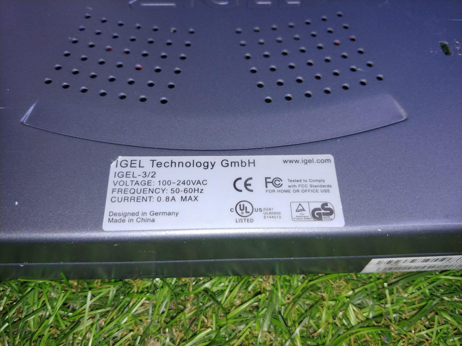 Test de l’Igel 3-2 : Un mini Thinclient tout intégré élégant ! | JeGeek!